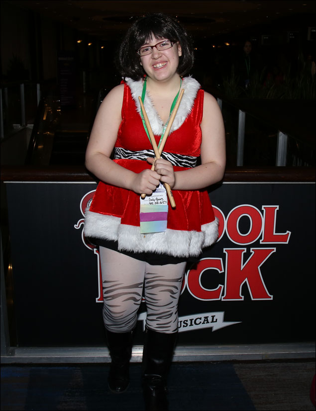 Updated Pics! Even More Exclusive Candids of Celebs, Costumed Fans and ...